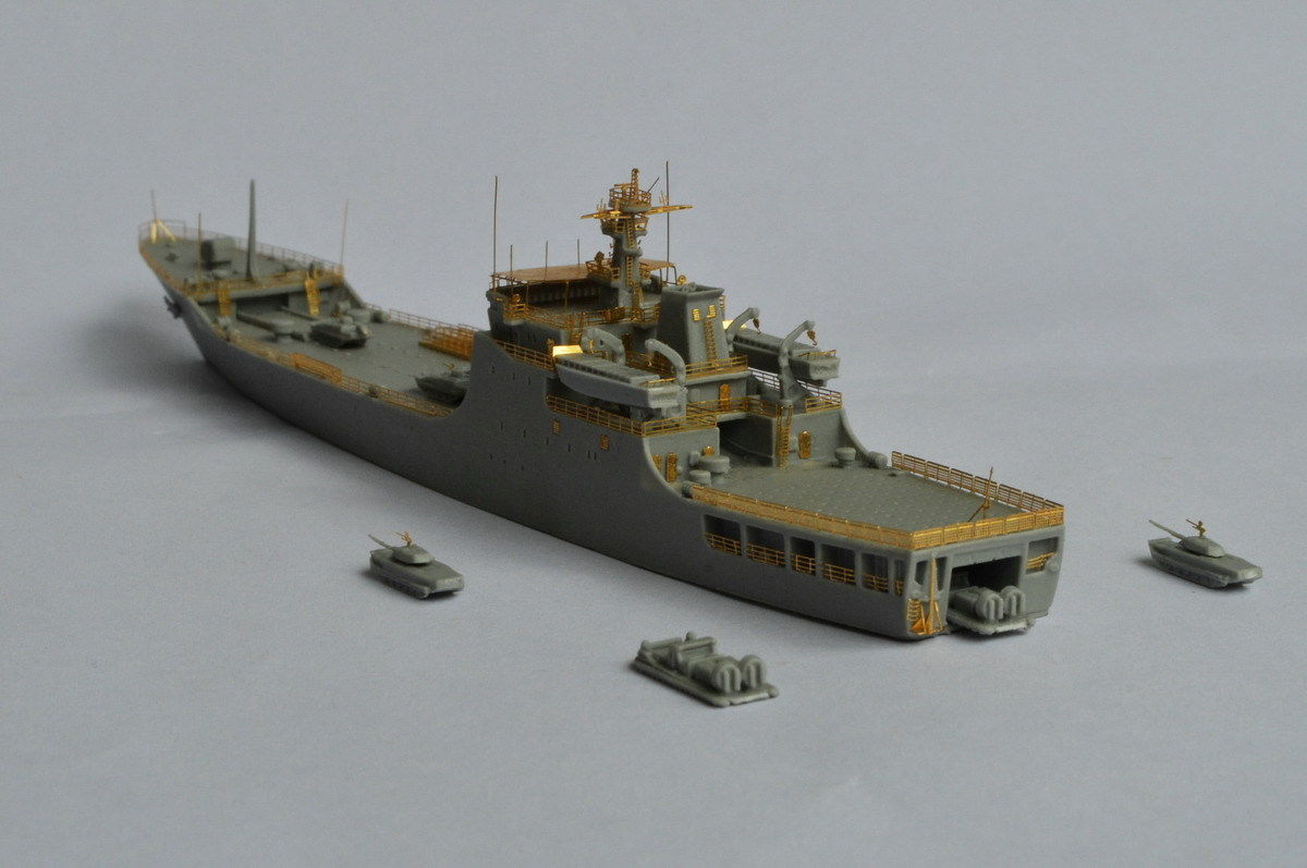 NNT Modell | Chinese Navy Type 072A LST | purchase online